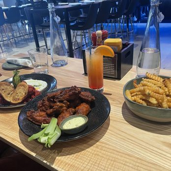 BASELINE SOCIAL - Updated October 2025 - 36 Photos & 49 Reviews - 675 ...