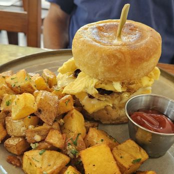 SP2 COMMUNAL BAR + RESTAURANT - Updated December 2025 - 2491 Photos ...