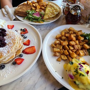 EVVIVA - Updated January 2026 - 102 Photos & 43 Reviews - 5221 Yonge ...