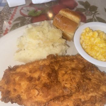 HOMETOWN COUNTRY KITCHEN - Updated October 2025 - 588 Photos & 695 ...