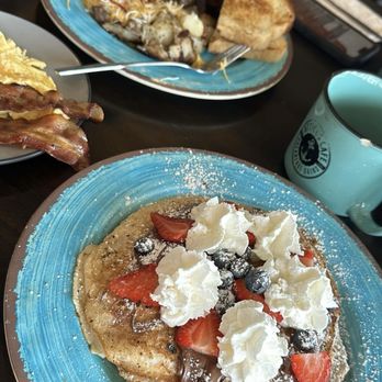 ATTICUS CAFE - Updated June 2024 - 557 Photos & 513 Reviews - 1304 S ...