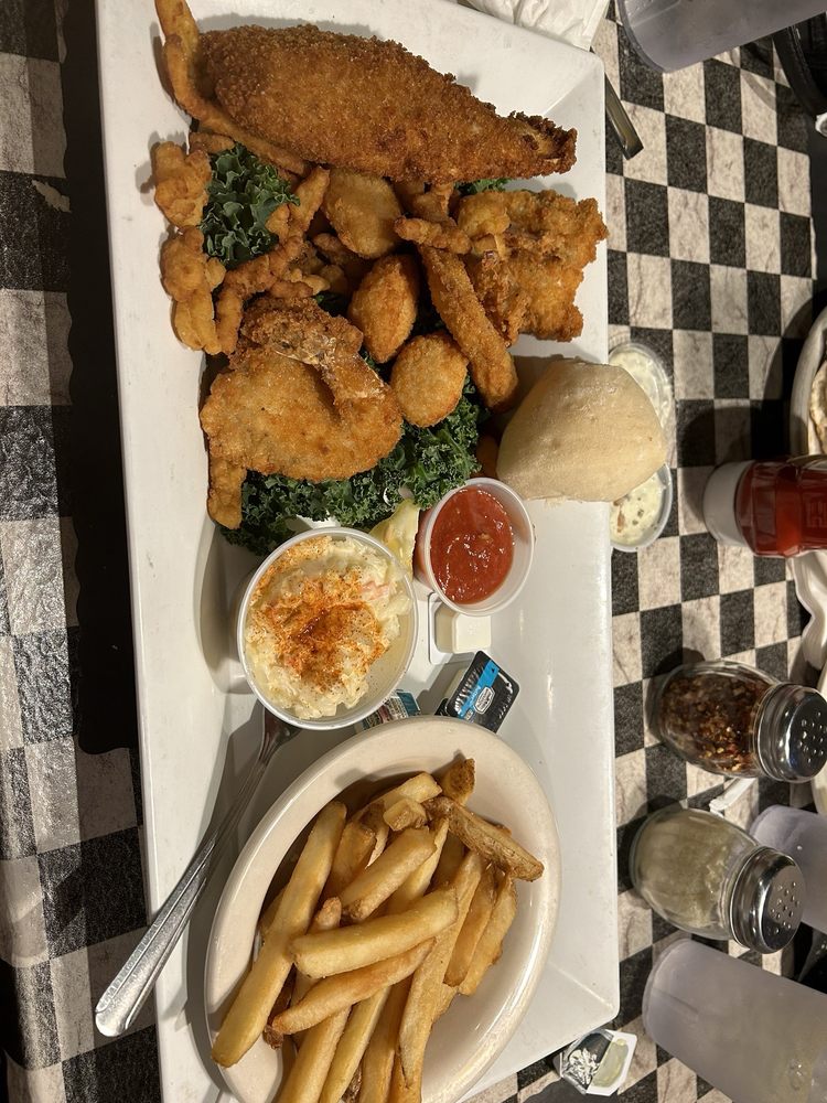 CAFORA’S PIZZERIA-RESTAURANT - Updated September 2025 - 60 Photos & 64 ...