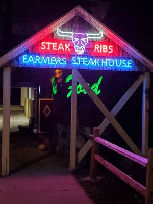 FARMERS TAVERN - Updated December 2025 - 18 Photos & 17 Reviews - 140 ...