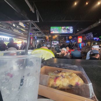 THE RABBIT HOLE PUB - Updated December 2025 - 69 Photos & 26 Reviews ...