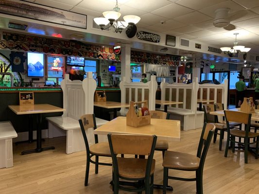 SHENANIGAN’S IRISH PUB & GRILLE - Updated January 2026 - 333 Photos ...