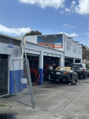 J&J AUTO REPAIR - Updated August 2025 - 68 Photos & 190 Reviews - 1368 ...