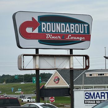 ROUNDABOUT DINER & LOUNGE - Updated July 2024 - 386 Photos & 619 ...