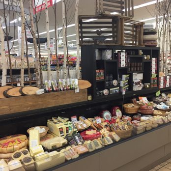 HY-VEE - Updated January 2026 - 38 Photos & 32 Reviews - 1315 6th St NW ...