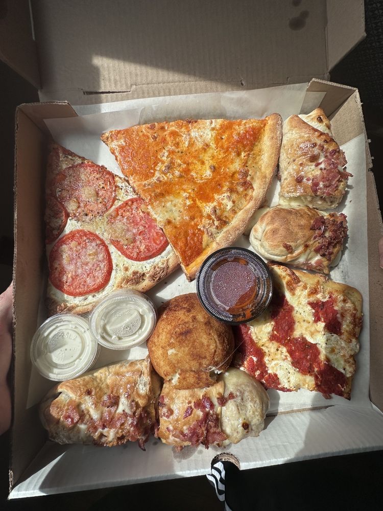 REGINA PIZZERIA - Updated October 2025 - 93 Photos & 106 Reviews - 236 ...