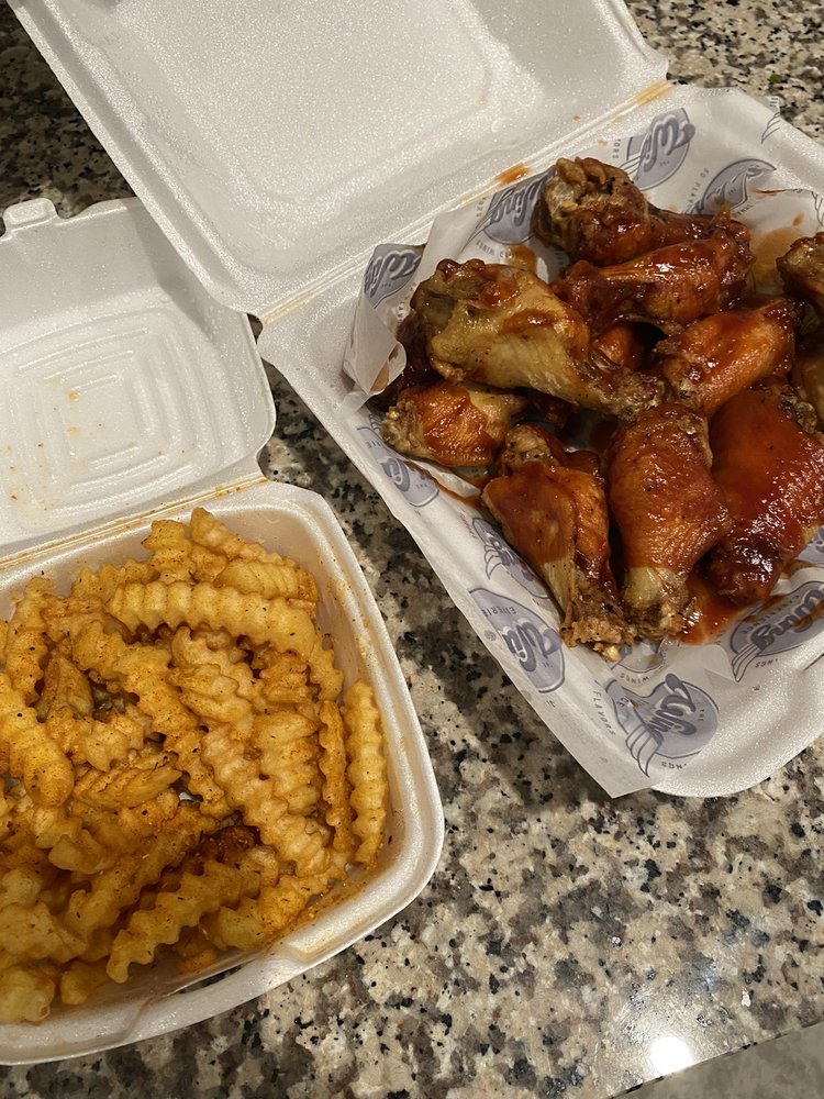 THE WING EXPERIENCE - Updated February 2025 - 17 Photos - 136 Brandon ...