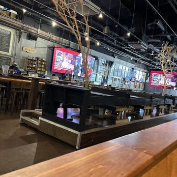 CRAFT HALL - Updated October 2025 - 235 Photos & 125 Reviews - 901 N ...