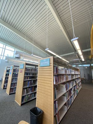 MCGOVERN STELLA LINK NEIGHBORHOOD LIBRARY - Updated October 2025 - 74 ...