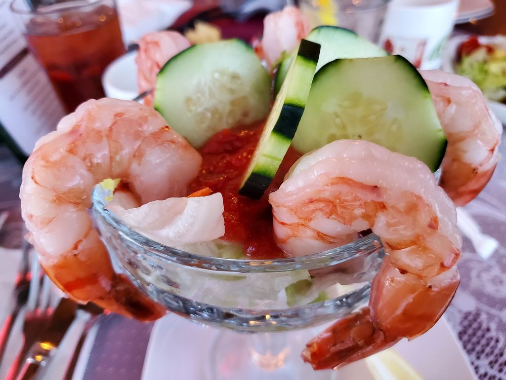 BRIDGEPORT INN RESTAURANT - Updated August 2024 - 129 Photos & 133 ...