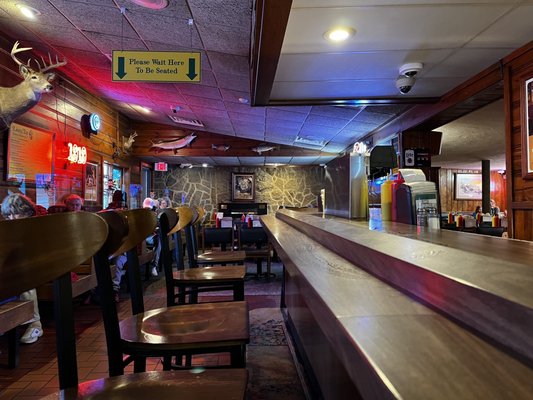 LIONS TAP FAMILY RESTAURANT - Updated August 2025 - 241 Photos & 520 ...