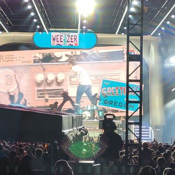 HAYDEN HOMES AMPHITHEATER - Updated August 2025 - 89 Photos & 85 Reviews - 344 SW Shevlin Hixon ...