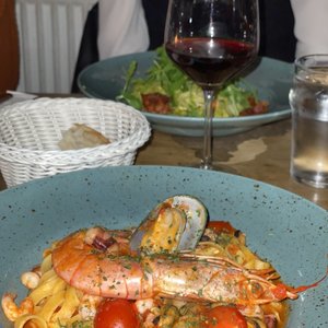 IHSIRI - Updated July 2025 - 43 Photos & 19 Reviews - Bytaregatan 14 ...