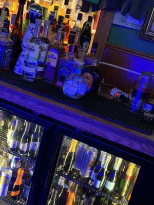 SNICKERS BAR & GRILL - Updated December 2025 - 135 Photos & 273 Reviews ...