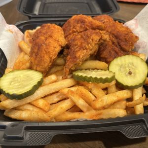 NANU’S HOT CHICKEN - Updated June 2025 - 20 Photos & 18 Reviews - 2210 ...