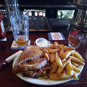 YE OLDE DURTY BIRD - 313 Photos & 370 Reviews - 2 S Saint Clair St ...