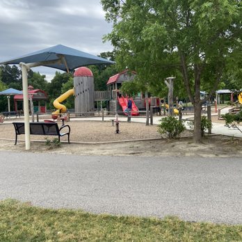 KNIGHTDALE STATION PARK - Updated October 2025 - 62 Photos & 25 Reviews ...