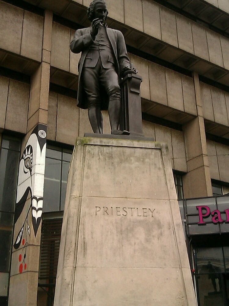 PRIESTLEY’S STATUE - Chamberlain Square, Birmingham, West Midlands ...