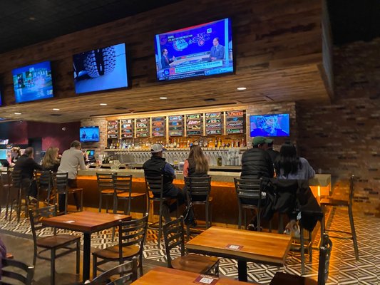 B&B THEATRES NORTH RICHLAND HILLS 8 - Updated November 2024 - 64 Photos ...