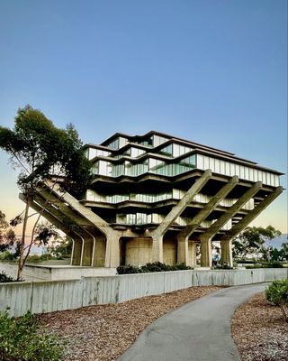 GEISEL LIBRARY - Updated December 2025 - 179 Photos & 75 Reviews - 9500 ...
