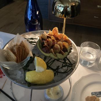 RIVER POINTE INN - Updated January 2025 - 46 Photos & 17 Reviews - 132 ...