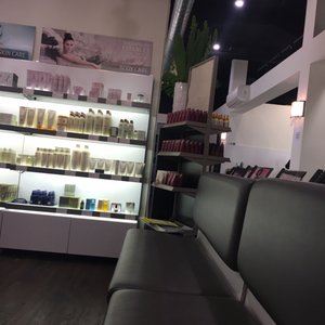 VAN MICHAEL SALON - 19 Photos & 80 Reviews - 220 Sandy Springs Cir ...