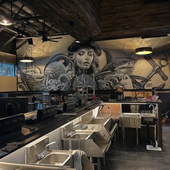 FLOWING TIDE PUB 10 - Updated October 2025 - 99 Photos & 77 Reviews ...