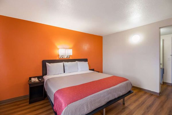 MOTEL 6 - 67 Photos & 13 Reviews - Hotels - 1202 36th St S, Fargo, ND ...