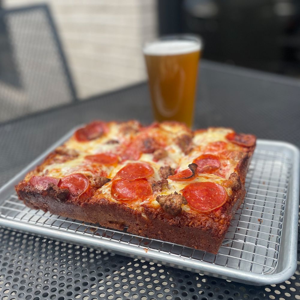 CRUSHER’S PIZZA & WINGS - Updated December 2025 - 86 Photos & 83 ...