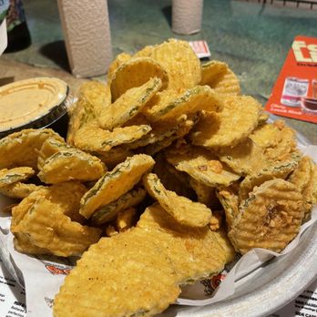 HOOTERS - Updated January 2026 - 62 Photos & 78 Reviews - 4061 Veterans ...