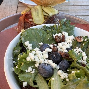 BEERTOWN PUBLIC HOUSE WHITBY - Updated December 2025 - 39 Photos & 11 ...