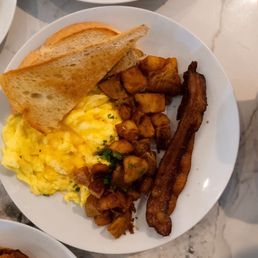 L’AMITIÉ BISTRO - Updated December 2025 - 200 Photos & 97 Reviews - 529 ...