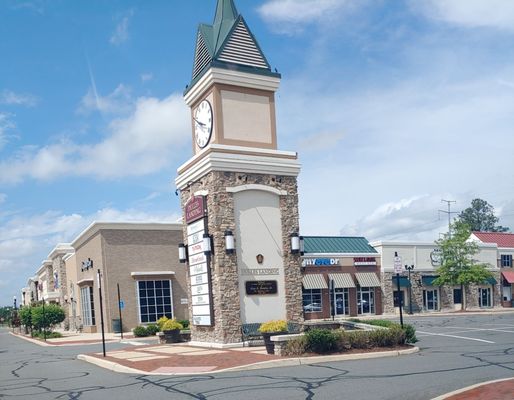 DULLES LANDING SHOPPING CENTER - Updated December 2025 - 14 Photos ...