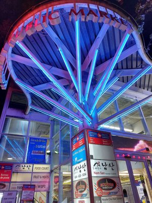 ROBSON PUBLIC MARKET - Updated September 2025 - 17 Photos & 27 Reviews ...