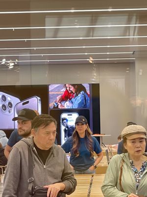 APPLE QUEENS CENTER - Updated July 2025 - 51 Photos & 180 Reviews - 90 ...