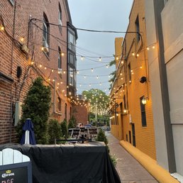 BRIGHTON BODEGA - Updated July 2025 - 541 Photos & 305 Reviews - 328 ...