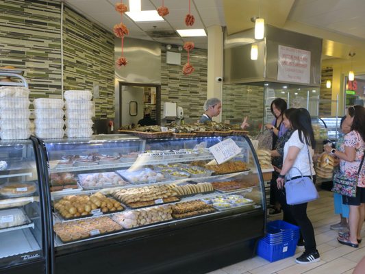 VALERIO’S TROPICAL BAKESHOP - 84 Photos & 41 Reviews - 5033 N Elston ...