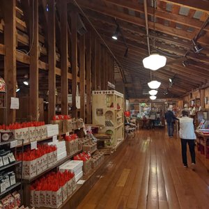 THE APPLE BARN & CIDER MILL - 475 Photos & 375 Reviews - 230 Apple ...
