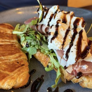 CAFE CLUB MONTVILLE - Updated March 2025 - 27 Photos & 17 Reviews - 67 ...