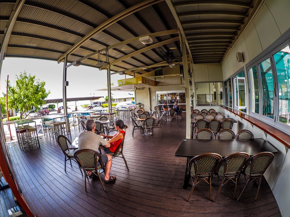 MOUNT ISA HOTEL - 11 Photos - 13 Miles St, Mount Isa Queensland ...