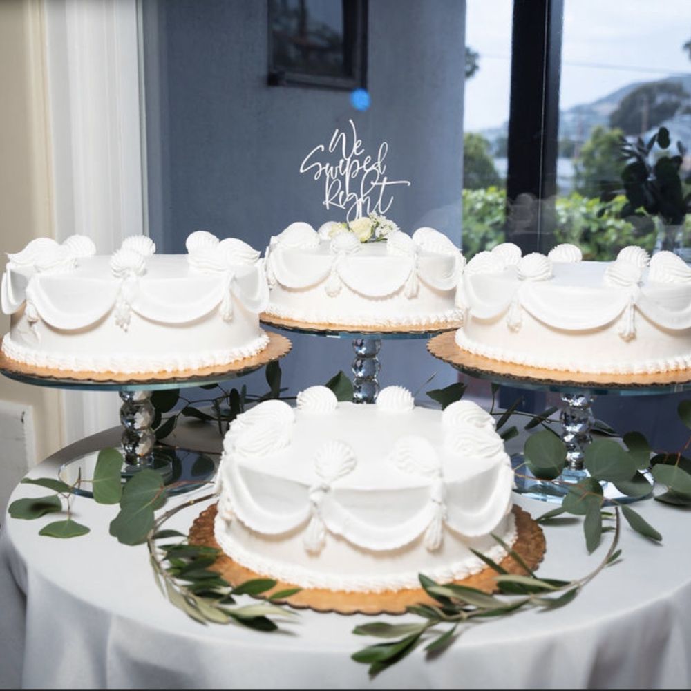 Ti And Tiny Wedding Cake