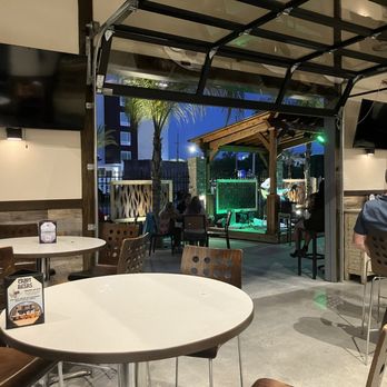 FLYING FISH TAPHOUSE - Updated May 2024 - 152 Photos & 136 Reviews ...