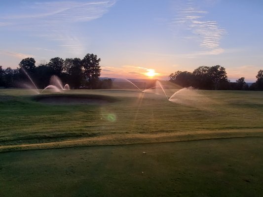 WESTERN VIEW GOLF AND PUB - Updated December 2025 - 20 Photos - 130 ...