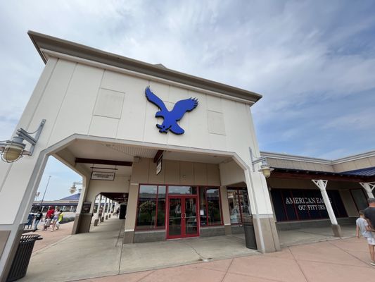 DESTINATION OUTLETS - Updated October 2024 - 54 Photos & 93 Reviews - 8000 Factory Shops Blvd ...