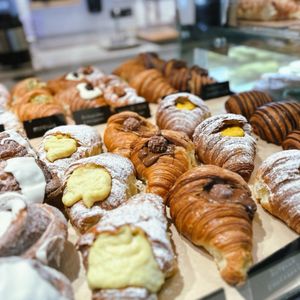 KANEMITSU’S BAKERY & COFFEE SHOP - Updated June 2025 - 318 Photos & 200 ...