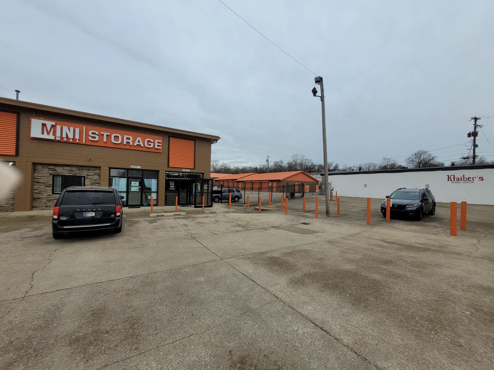 MINI MALL STORAGE - Updated July 2025 - 10 Photos - 1117 N Jackson St ...