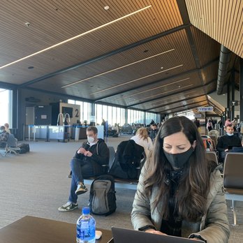 EAGLE COUNTY REGIONAL AIRPORT - EGE - Updated January 2025 - 106 Photos ...